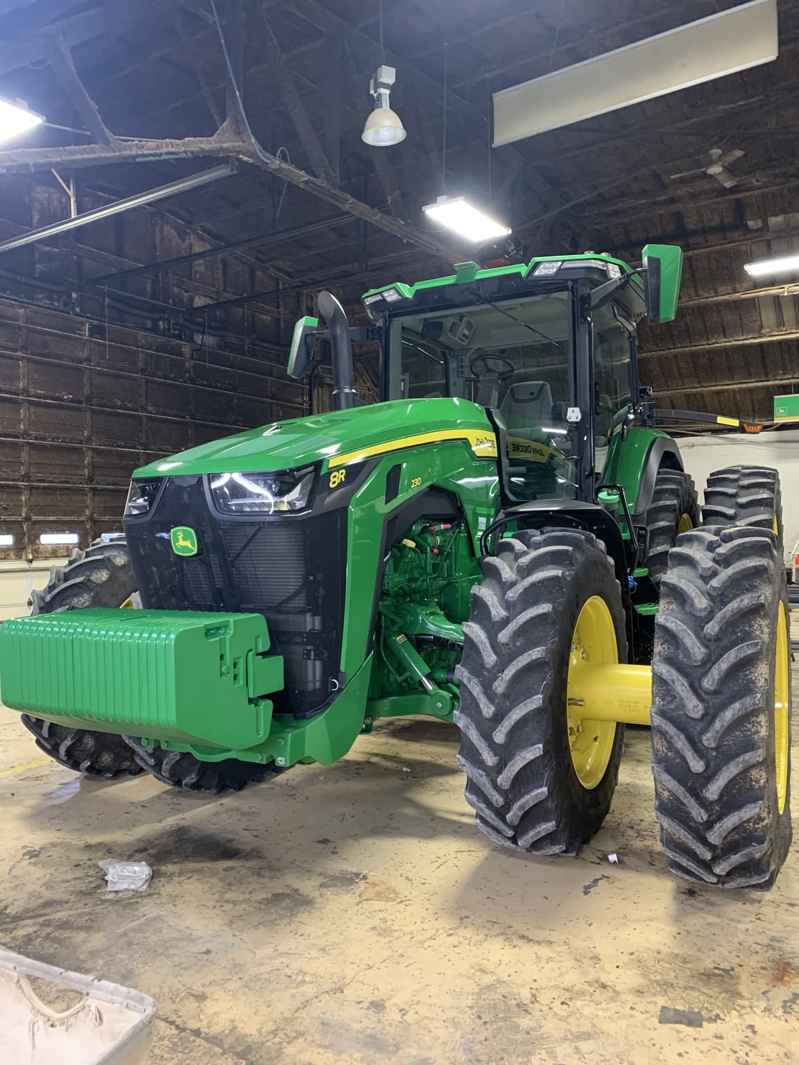 2022 John Deere 8R 230 - Tennessee Tractor