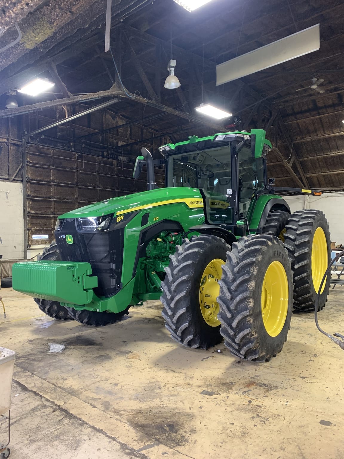 2022 John Deere 8R 230 - Tennessee Tractor